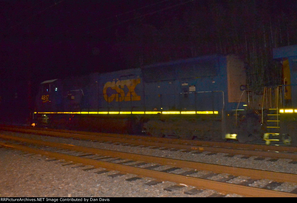 CSX SD70AC 4817 leads an ES40DC on Q438-04
